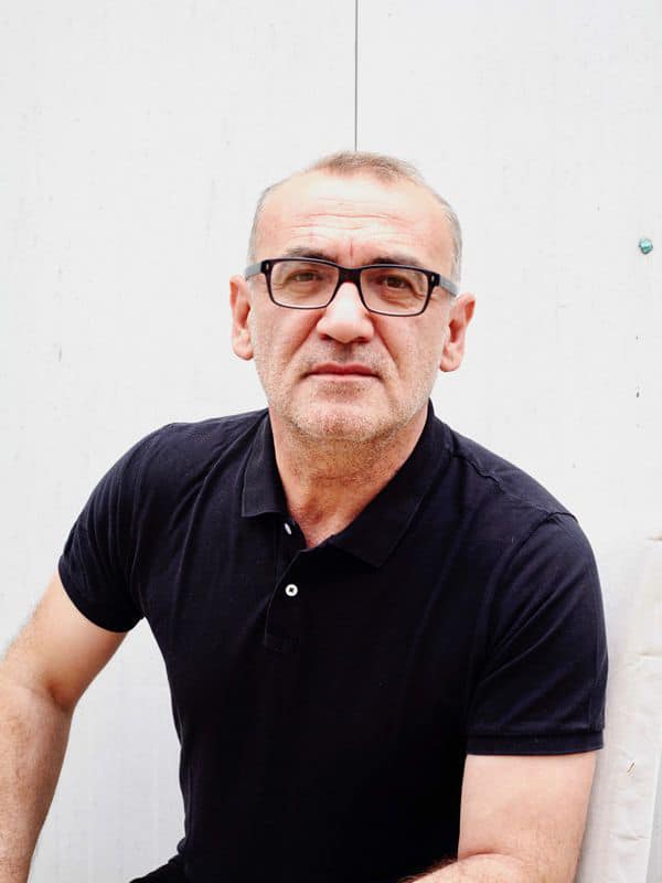 Ömür Atay, Kızıl Goncalar Dizisi ile En İyi Yönetmen Ödülünü Kazandı ...